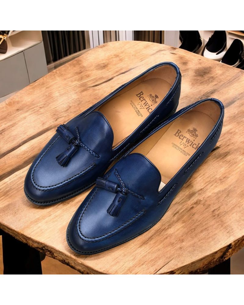 Berwick Mocassin à pompons 4340, cuir bleu marine, cousu Goodyear