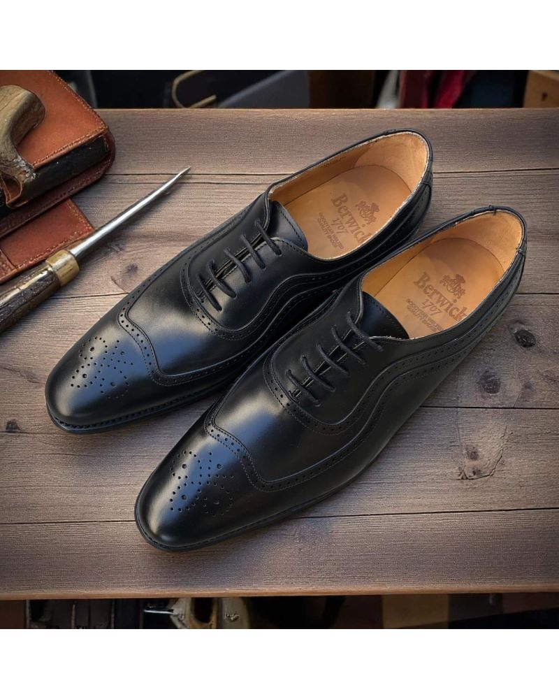 Berwick Oxford 2711 Brogue Black Leather | Goodyear Welted